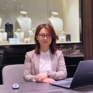 Meet The Team - Julia Feng - Gregory Jewellers